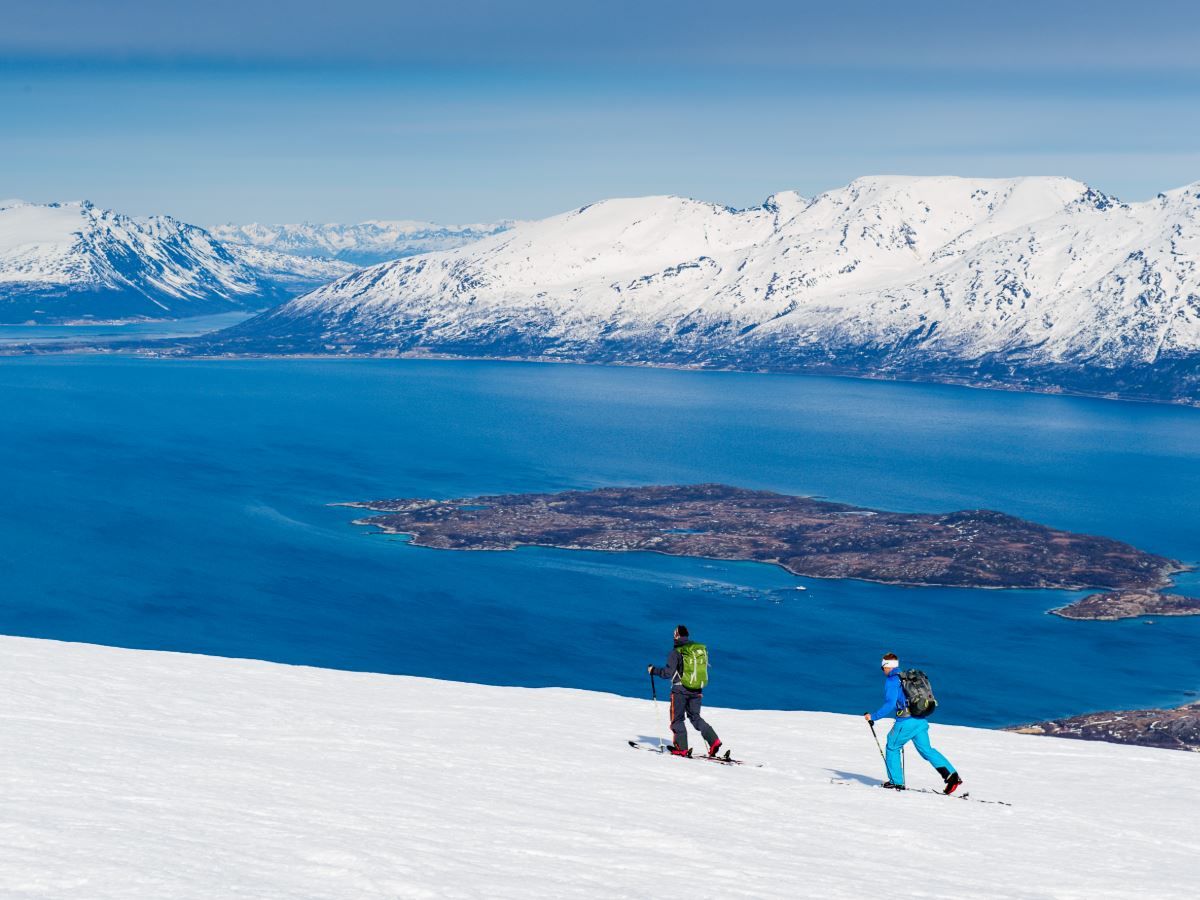 Ski Touring Lyngen Classics – Guided Group Tour - Lyngen Ski & Klatring