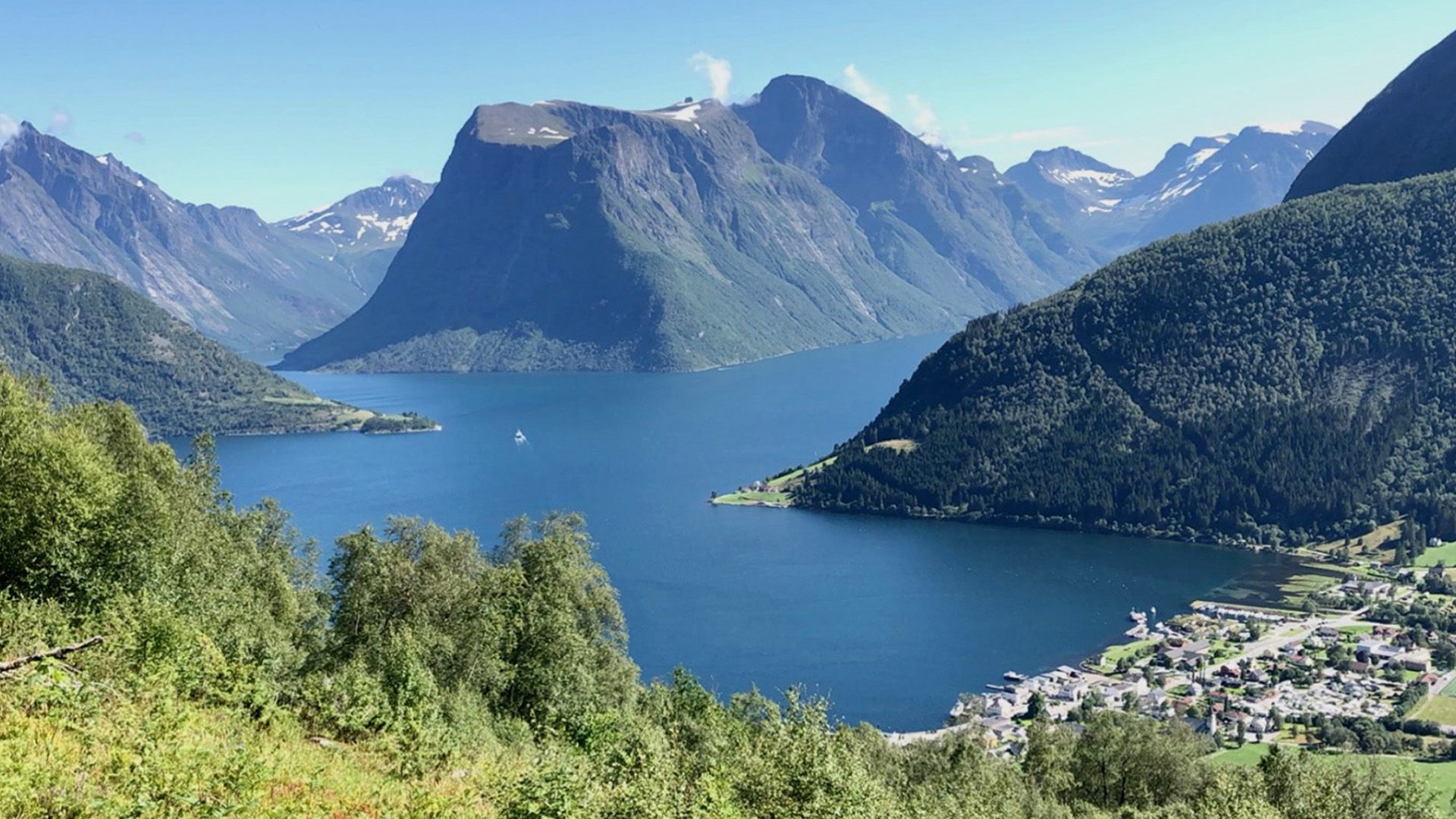 All About the Fjords – fra Ålesund med båt og buss